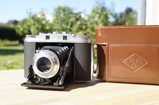 KAMERA AGFA ISOLETTE III mit Objektiv Solinar 1:3,5/75, Synchro-Compur ...