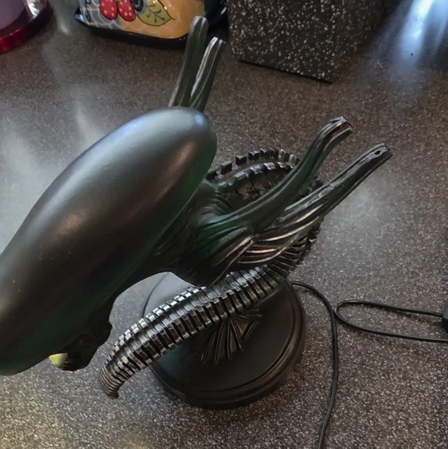 ALIEN CREATURE DESK Lamp Mysterious Light Night Light £26.69 - PicClick UK