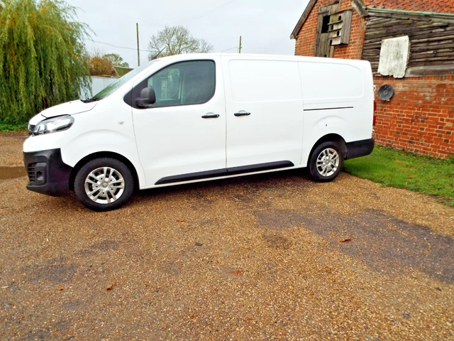VAUXHALL VIVARO DYNAMIC Lwb 70 Reg Only 53K Very Minor Damaged Salvage ...