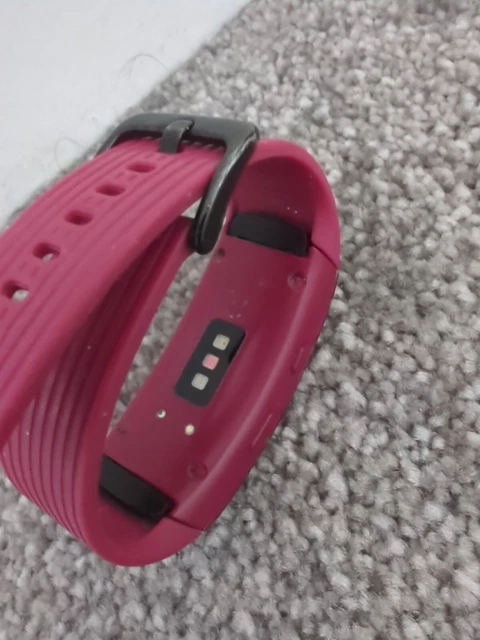 SAMSUNG GEAR FIT 2 Black SM-R360 *faulty Not Charging, watch Only As ...