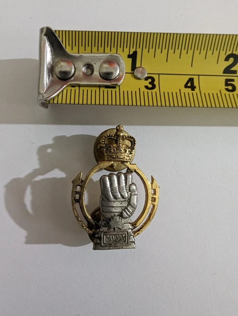 ROYAL CANADIAN ARMOURED Corps Military Army Collar Badge Pin $10.49 ...