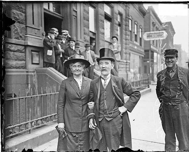 CAPTAIN GEORGE WELLINGTON Streeter And His Wife Elma Standing On - Old ...