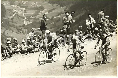 1957 CICLISMO TOUR de France - Jesús LOROÑO Jean DOTTO Jan ADRIAENSSENS ...