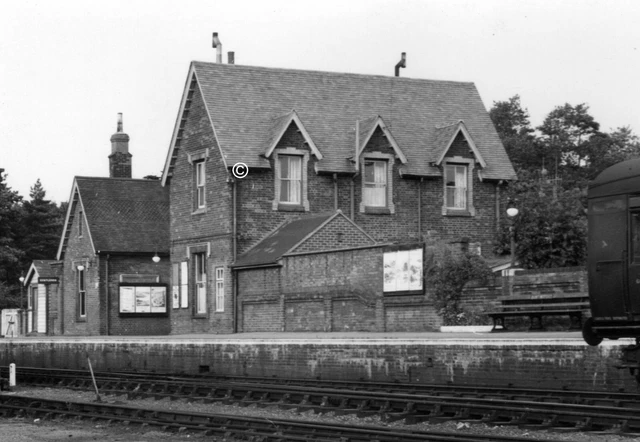 BUNTINGFORD RAILWAY STATION, HERTFORD, 1958 PHOTO 12 x 8 (A4) £6.90 ...