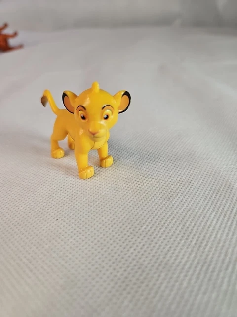 DISNEY JUNIOR THE Lion Guard Series Lion Cub Tiifu Blindbag Figure Cake ...