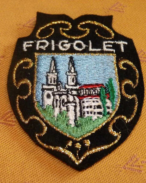 ANCIEN ÉCUSSON À coudre en feutre brodé blason de Frigolet neuf Vintage patch EUR 5,00 - PicClick FR