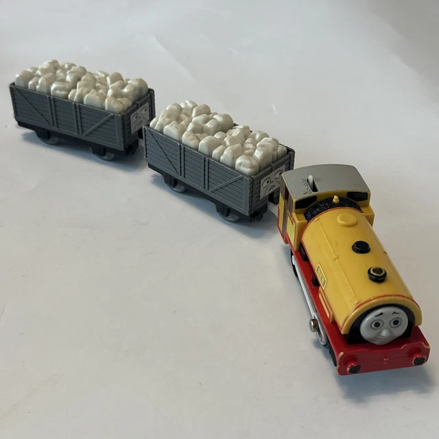 TOMY BEN + CHINA CLAY TROUBLESOME TRUCKS Thomas Trackmaster Train Track ...