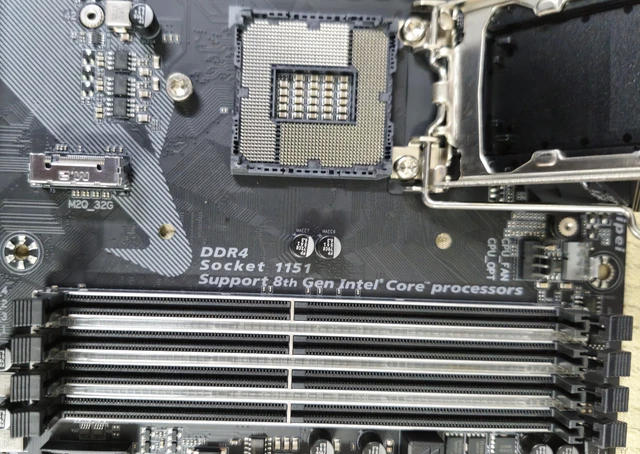 GIGABYTE Z370 AORUS ULTRA GAMING : LGA1151 Z370 ATX DDR4, Verified ...