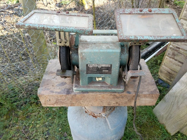 VINTAGE HITACHI BENCH Grinder NTG-150 Garage Man Cave Mechanic ...