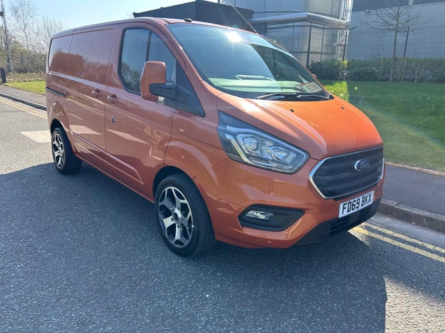FORD TRANSIT CUSTOM LIMITED AUTOMATIC 130 BHP panel van in beautiful ...