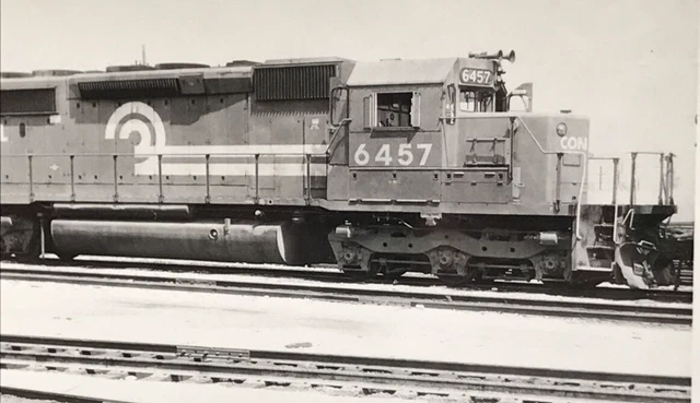 CONRAIL RAILROAD CR #6457 SD40-2 Electromotive Train B&W Photo Franklin Park IL $10.39 - PicClick