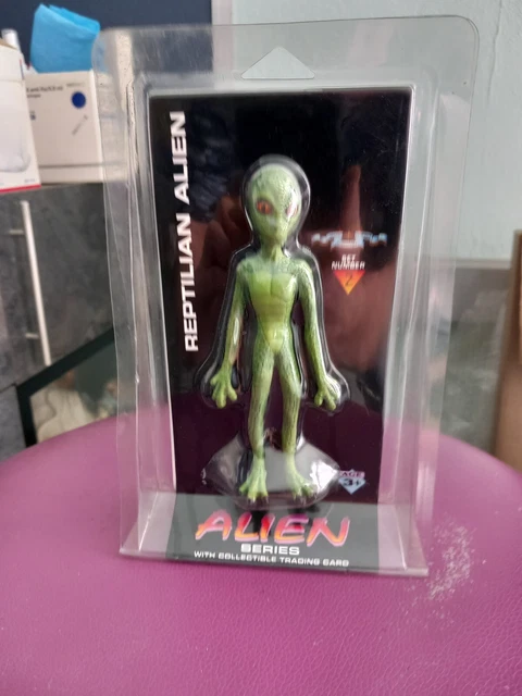 SHADOWBOX 1996 ALIEN Series 2 Replitan Alien OV Siehe Bild EUR 14,99 ...