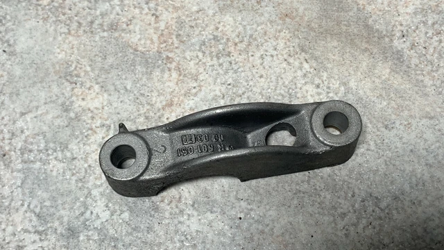 ORIGINAL MERCEDES BENZ OM601 camshaft bearing lid mount A6010510003 DE ...