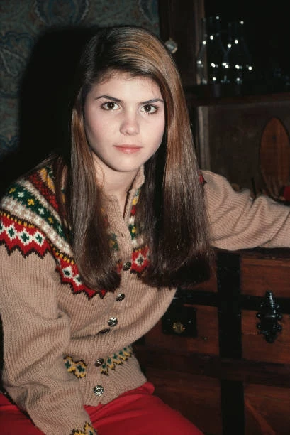 AMERICAN ACTRESS MODEL and producer Lori Loughlin US November 1980 Old ...
