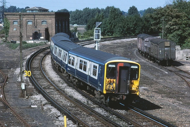5517 ORIGINAL COLOUR Slide Emu Class 455/7 5723 At Guildford 1986 £2.99 ...