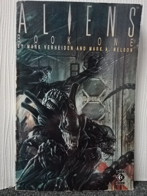ALIENS BOOK ONE Titan Books Graphic Novel CG C77 £7.99 - PicClick UK