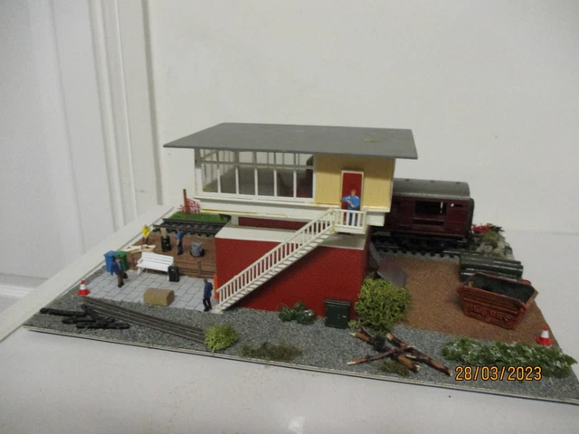 MODEL RAILWAY DIORAMA of Signal Box 00 Gauge £24.99 - PicClick UK