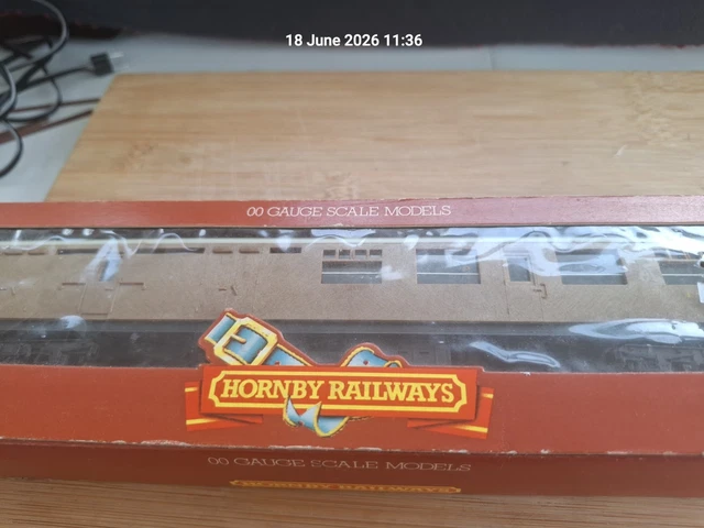 HORNBY L.N.E.R. COACH 3rd Brake £10.80 - PicClick UK