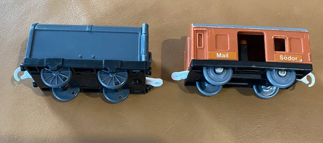THOMAS THE TANK Engine & Friends Sodor Mail Truck & Dynamite ...