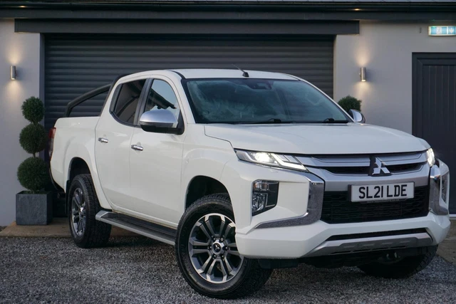 MITSUBISHI L200 2.2DI-D Barbarian Auto *Stunning L200 One Owner Fmsh ...