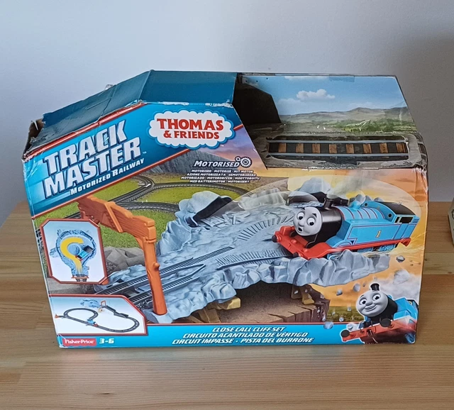 THOMAS TANK ENGINE & Friends Trackmaster Motorised Train Close Call ...