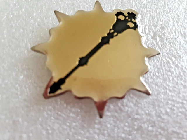 VAMPIRE THE MASQUERADE Ventrue Antitribu Clan Pin Badge Mint Never Worn ...