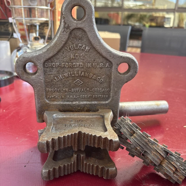 ANTIQUE J.H WILLIAMS & Co Vulcan No 2 Work Bench Pipe Chain Vice Vise ...