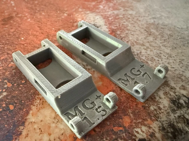 AFX SLOT CAR DISPLAY chassis. 1.7” $5.00 - PicClick AU