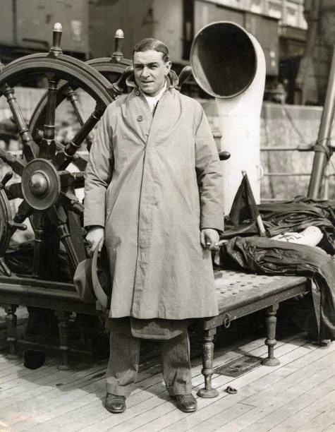 ENGLAND CRICKETER WALLY Hammond "wonder batsman" who scored 905 ru- Old ...