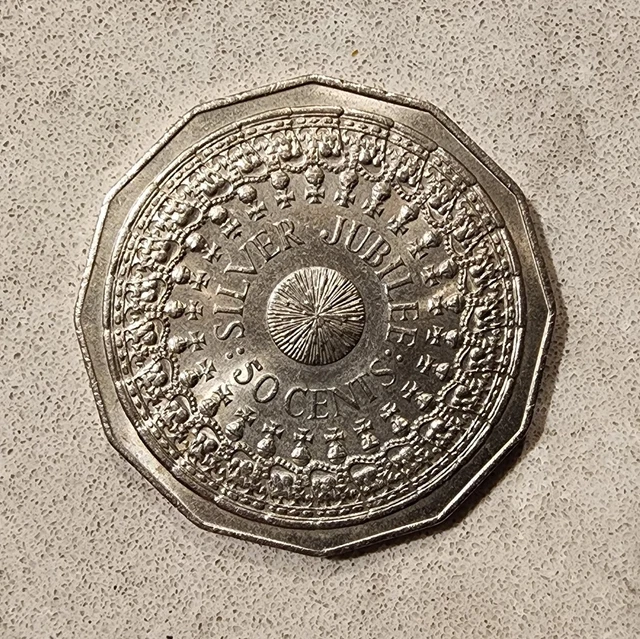 1977 AUSTRALIAN 50 Cent Coin Silver Jubilee Circulated $4.99 - PicClick AU