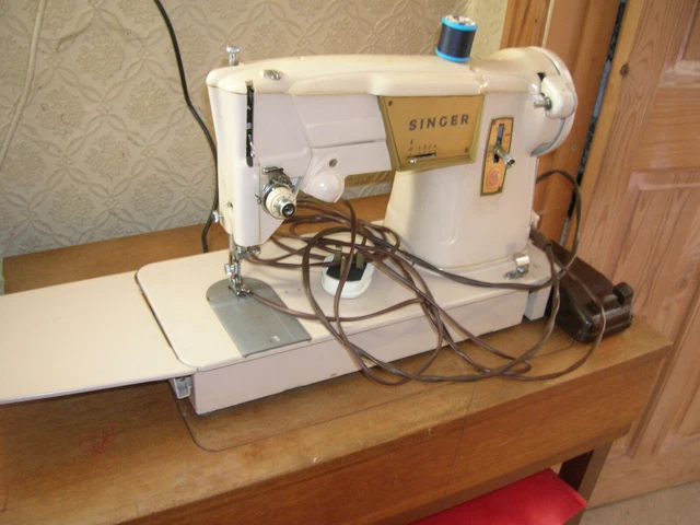 1960'S VINTAGE ELECTRIC SINGER SEWING MACHINE MODEL 317 POWERS UP OK £ ...