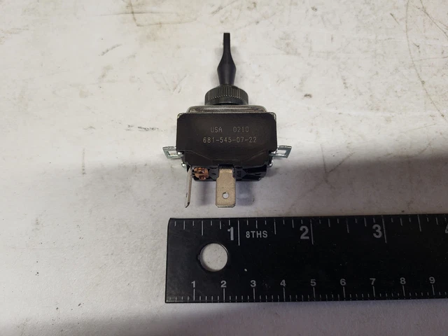 ON / OFF TOGGLE SWITCH for Freightliner # 681-545-07-22 Ref. # 59024-33 ...