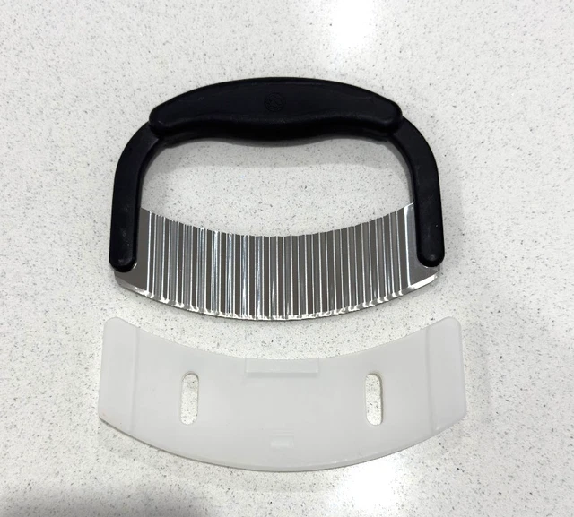 PAMPERED CHEF CRINKLE Cutter Scrapper Curved Edge Stainless Steel Cover ...