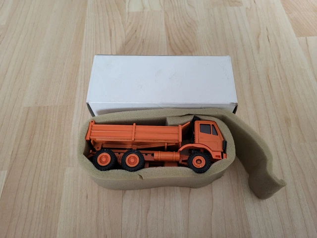 MERCEDES BENZ 3- achs Kipper Dreiseitenkipper Readymix LKW Conrad 1:50 ...