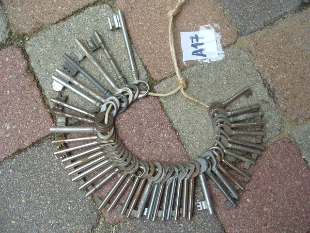 LOT A17 DE 42 Clé Clés Clefs Clef Anciennes Petites Moyennes De Porte ...