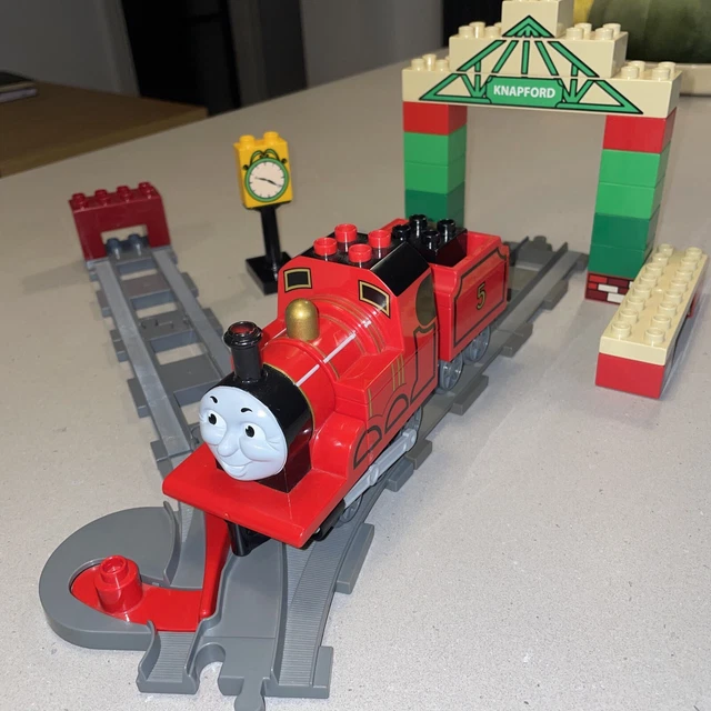 LEGO DUPLO THOMAS the Tank Engine. James at Knapford Station 5552 £5.99 ...