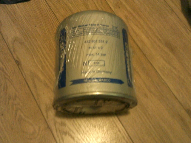 GENUINE NEW WABCO Air Dryer Cartridge 4329012512 Mercedes Actros ...