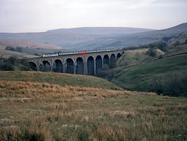 ORIGINAL MEDIUM FORMAT slide BR Class 47583 at Dent Head viaduct ...
