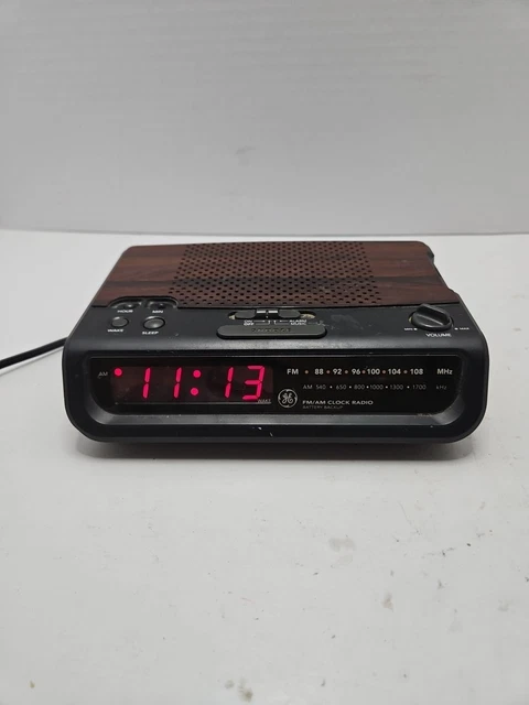VINTAGE GE GENERAL Electric AM/FM Clock Radio Model 7-4613C Partially ...