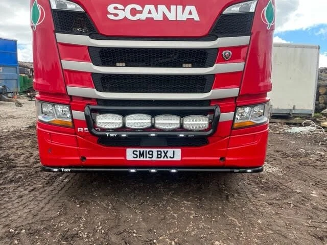 SCANIA S NEXT GEN BLACK GRILL LIGHT BAR WITH 3 LEDs 4 BRACKETS £335.00 ...