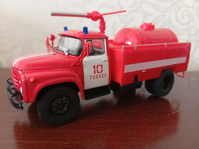 USSR SOVIET FIRE Truck ZIL-130 1956 New Metal Collection Model Scale 1: ...