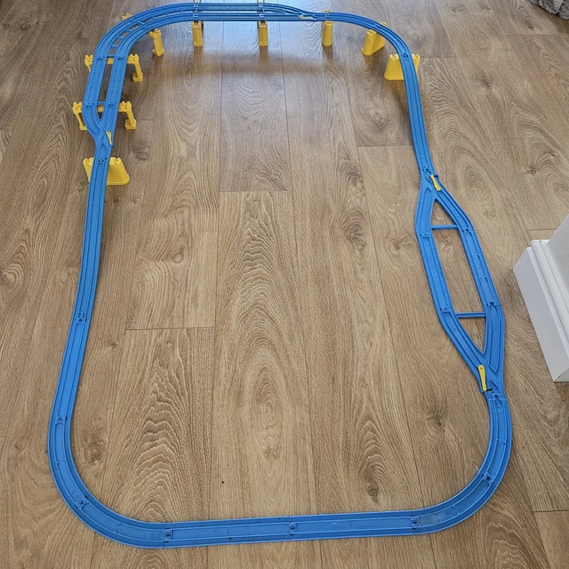 TOMY TRACKMASTER THOMAS The Tank Engine Set Add On Double Raised Track ...