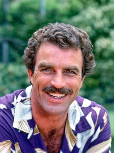 TOM SELLECK ON Magnum PI 1986 TV OLD PHOTO 1 $8.50 - PicClick AU