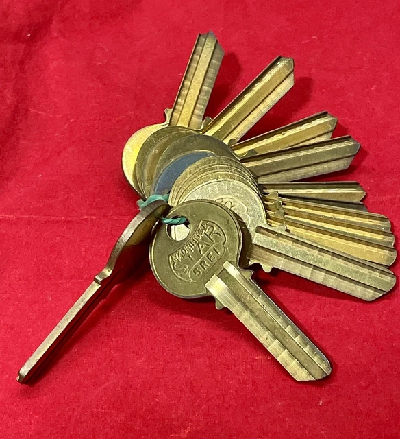 VINTAGE STAR BRAND Brass Cabinet Key Blanks 5 Pin RE1 12 Total ...