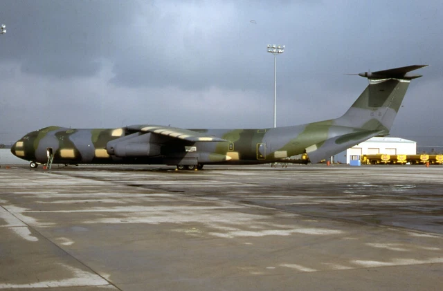 ORIGINAL AIRCRAFT SLIDE - C-141B Starlifter - USAF Norton AFB, 1981 £1. ...