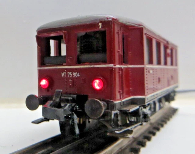 TRIX EXPRESS H0 2270 Diesel Rail Car VT 75 Läuft Good Illuminated £43. ...