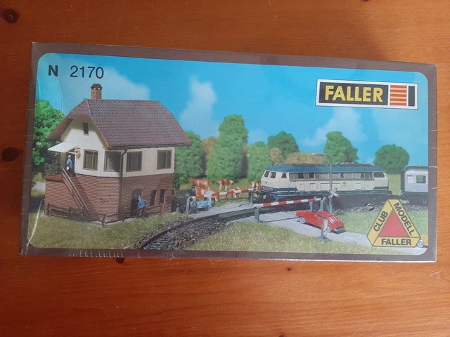 FALLER 2170 SPUR N Bahnübergang mit Stellwerk Club-Modell OVP Neuwertig ...