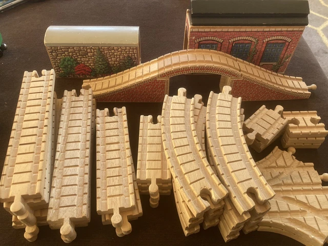 VINTAGE THOMAS THE tank engine Brio ELC wooden train set £21.00 ...