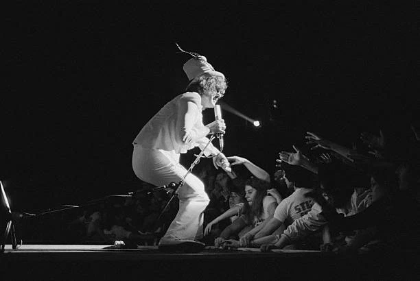 SINGER IAN HUNTER Performing With The Hunter Ronson Band 1975 MUSIC OLD ...