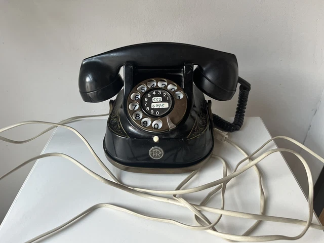 VINTAGE 1950'S TELEPHONE with Carry Handle. Bell Telephone - MFG ...